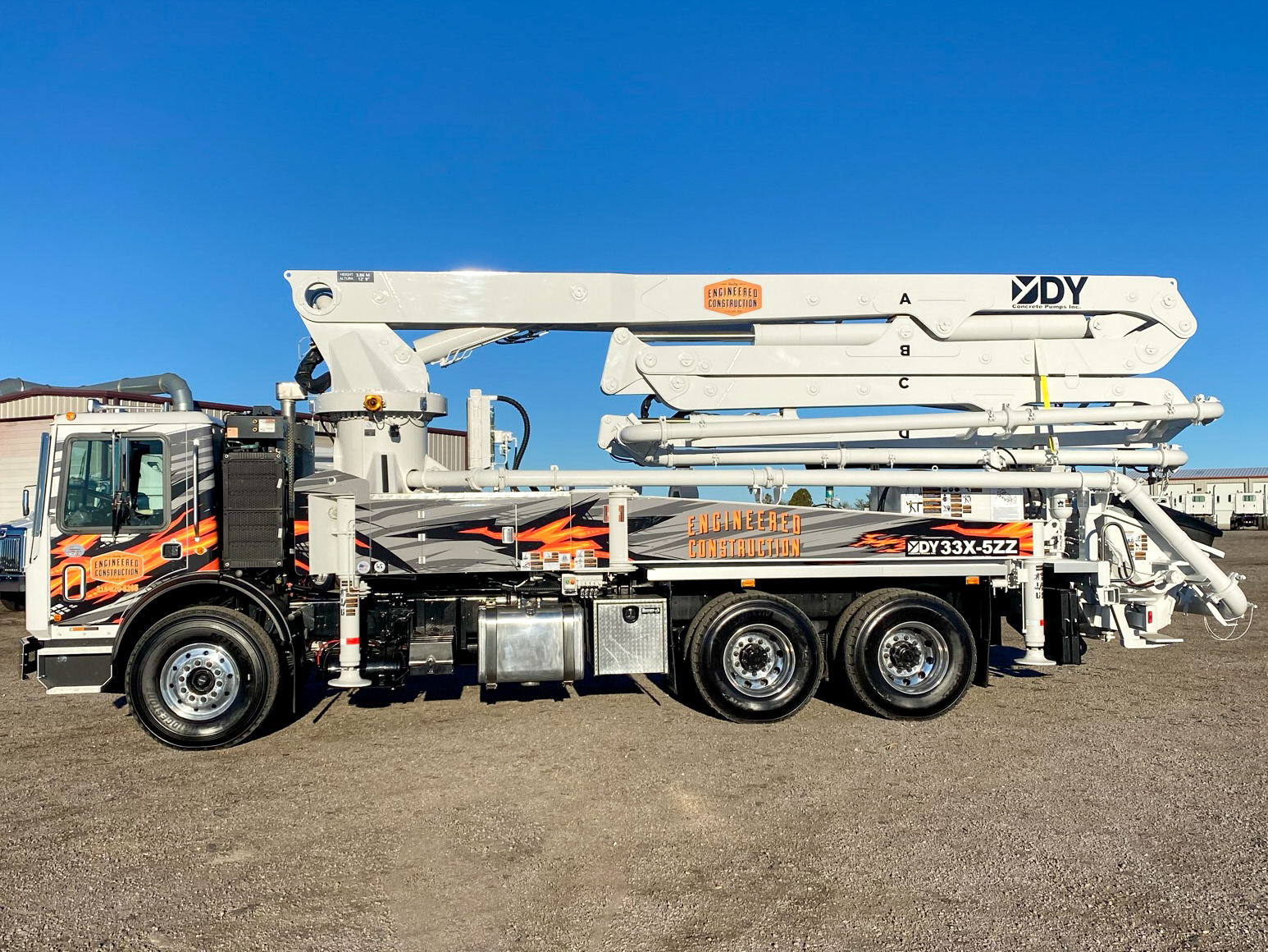 33-Meter Concrete Boom Pumps For Sale | 33-Meter ZZ Boom Pump